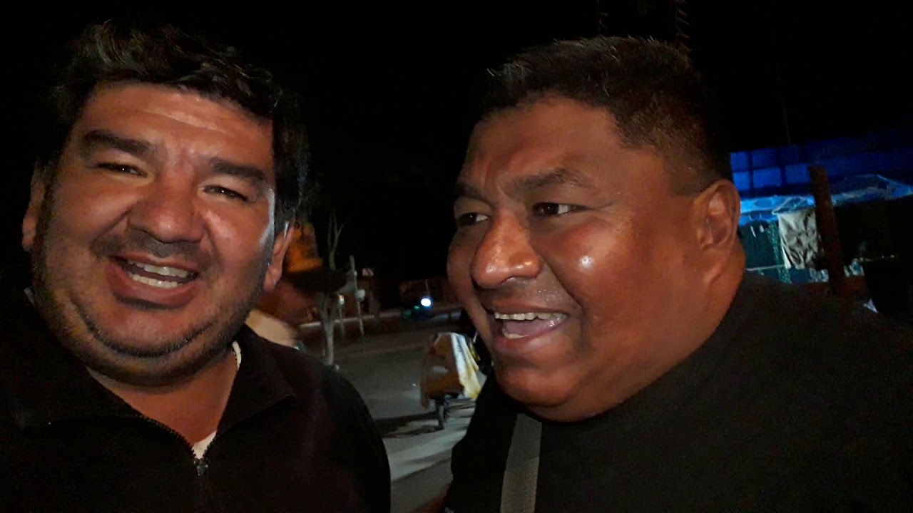 dos personajes maravilloso en la plaza de Morillo . coronel Juan sola ...
