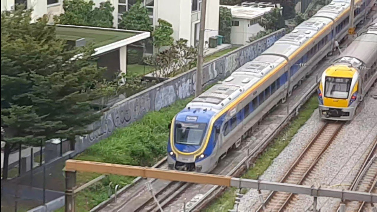 {Spotted KTM Class 61 DMU And 91} Kelana Jaya Line - Bombardier Innovia ...