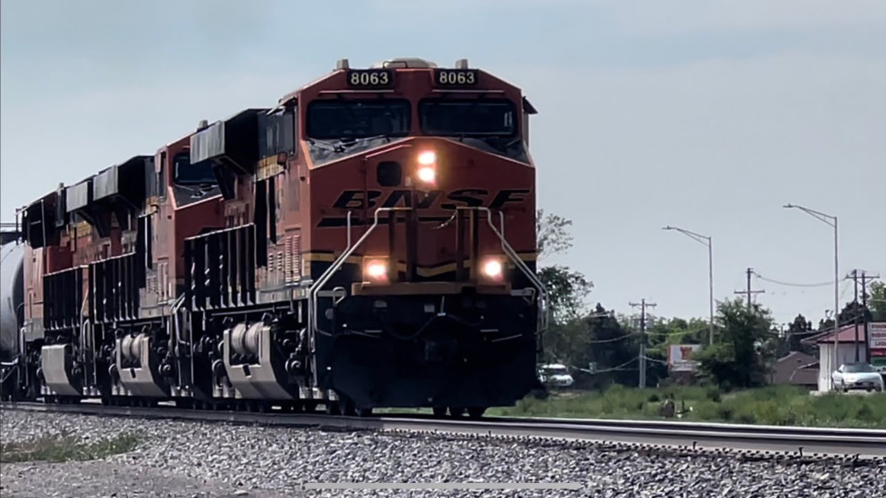 BNSF #8063 Leading & NB H-SLADEN With & Single D9 DP Unit 6/2/23 - YouTube