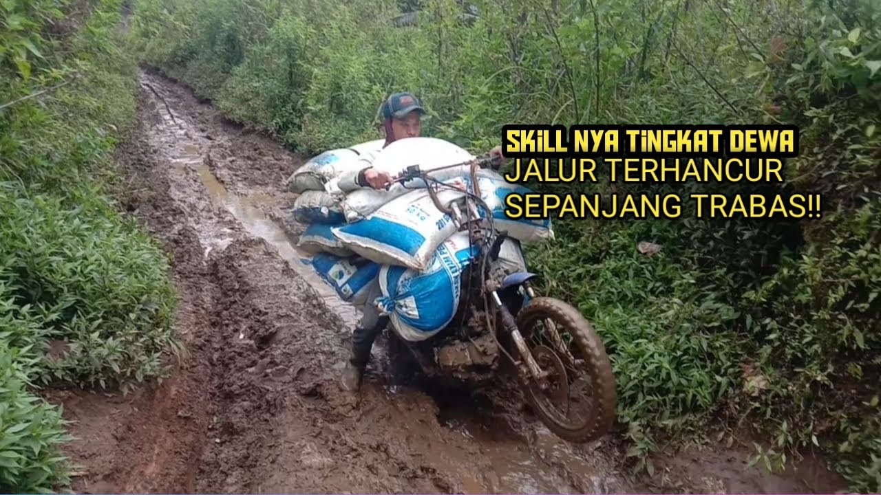 Jalan Nya Hancur Dan Berlumpur !! Ojek Gunung Nekat Meski Jalan Hancur ...