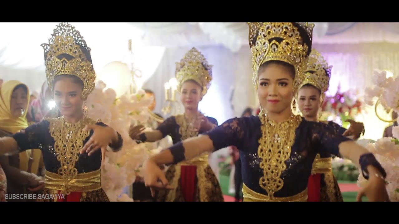 Beautiful Dance Wedding Ceremony /Tari Persembahan Badaya - YouTube