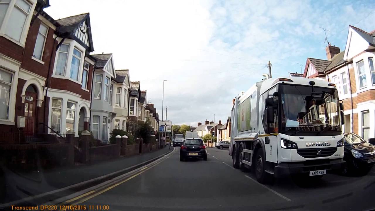 mii Total Access (RX09EVF) Parked on crossing zigzags - YouTube