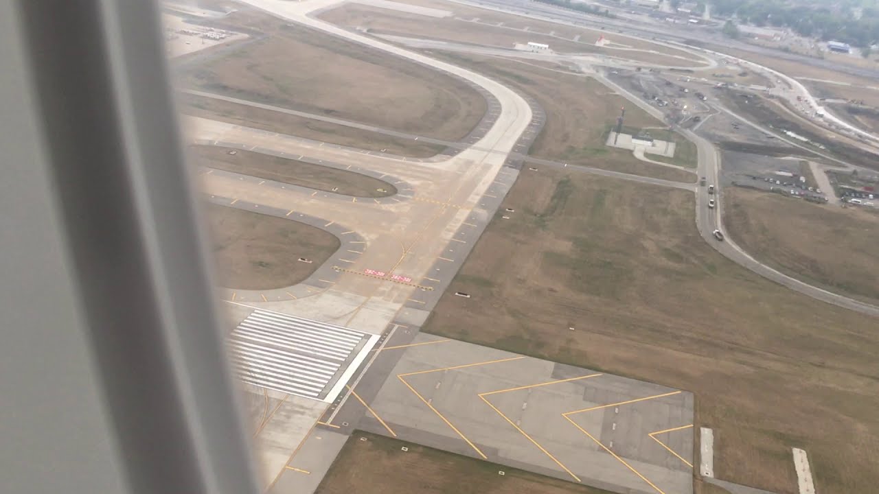 UNITED DESPEGUE DE CHICAGO O'HARE- RUNWAY 28R UNITED A320 OVERCAST ...