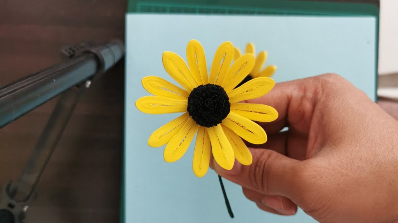 Paper Quilling Daisies:Assembling The Petals - YouTube