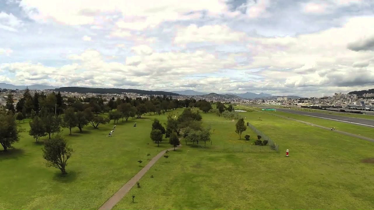 Parque bicentenario - Quito - YouTube