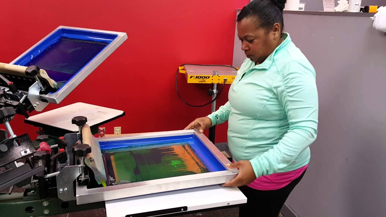Learn to Screenprint Yard signs, Cardboard boxes, etc - YouTube