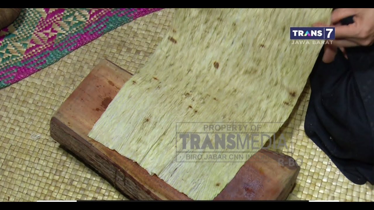 Daluang, Kertas Kulit Kayu Warisan Nenek Moyang - YouTube