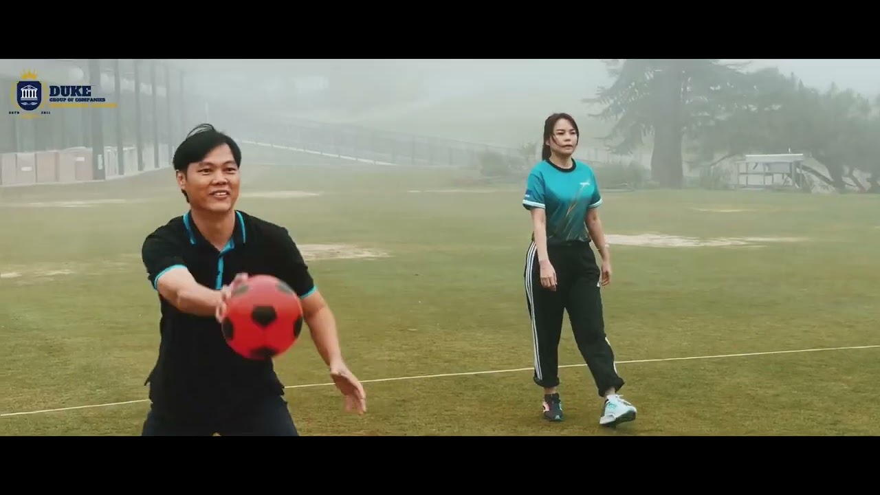 Liga Dodgeball - Team Building - YouTube