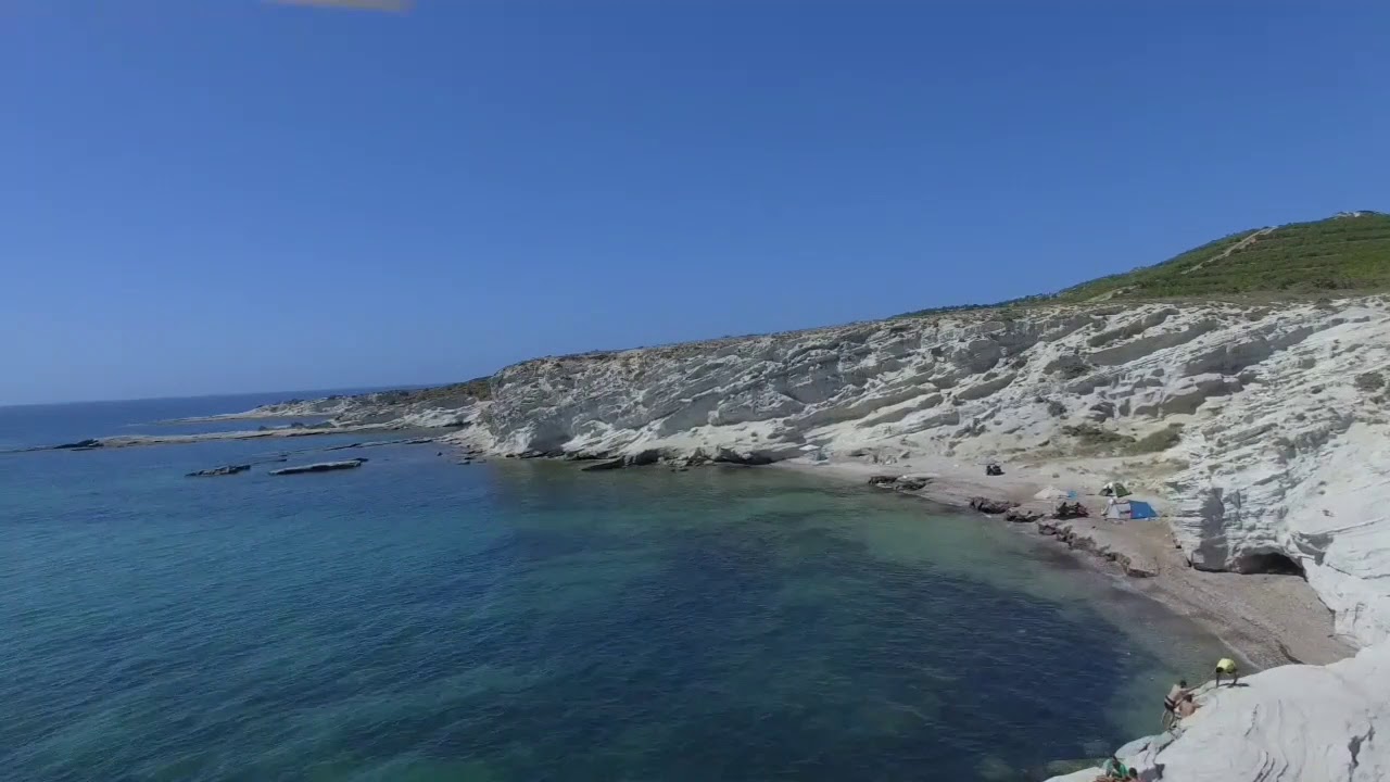 Çeşme Alaçatı Delikli koy drone çekimi - YouTube