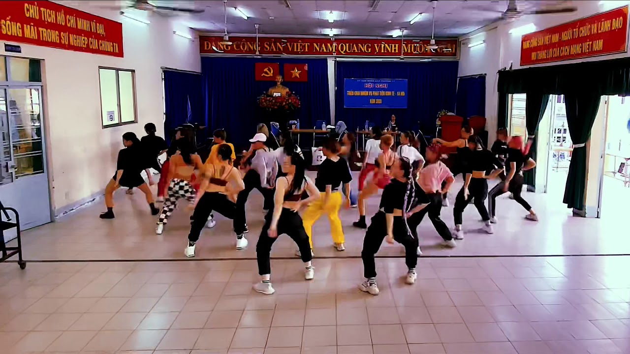 SWAY WITH ME - Saweetie | Hanoi Xgirls dance demo - YouTube