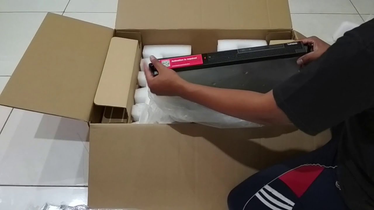 Unboxing Mini Server RS160 Lenovo - YouTube