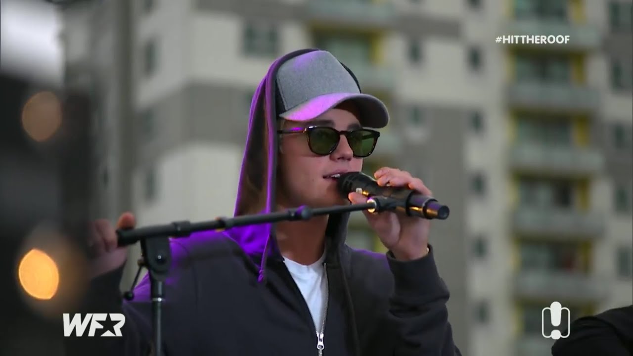 Justin Bieber - Full Performance - Live at Fox FM's Hit The Roof. - YouTube
