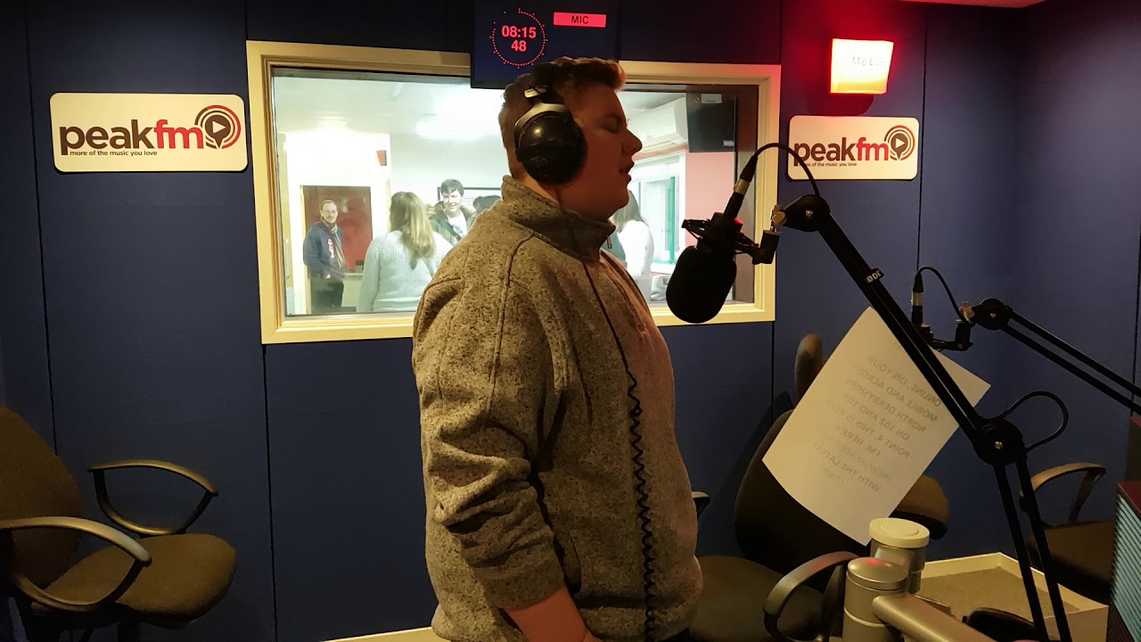 Kyle Tomlinson sings 'Perfect' at Peak FM - YouTube
