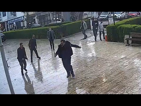 Menemen Belediyesi'ne bıçaklı saldırı... Saldırganın etkisiz hale getirildiği an...