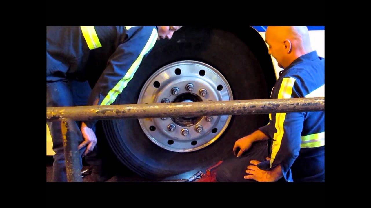 Lenzner Bus Gets Stuck In Tunnel - YouTube