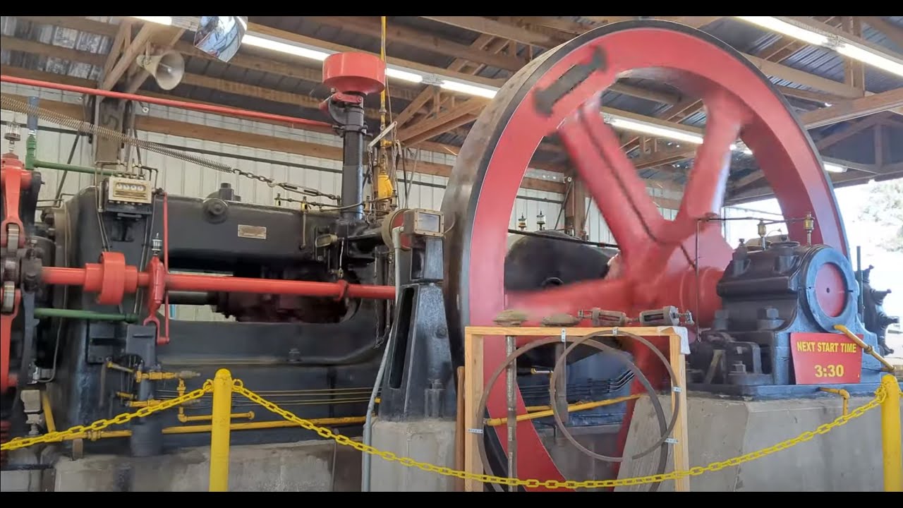 1914 400HP Snow Engine Start up, running and shutdown - YouTube