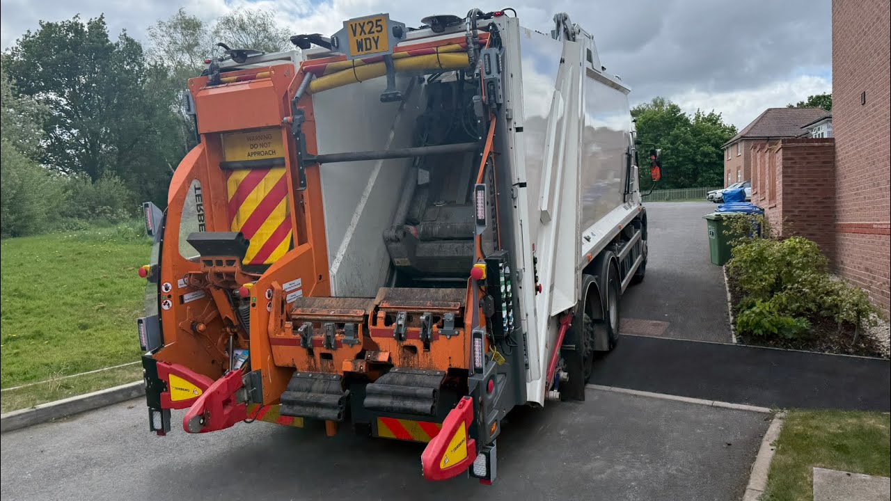Dennis Elite + Refuse Truck on Recycling, WDY - YouTube