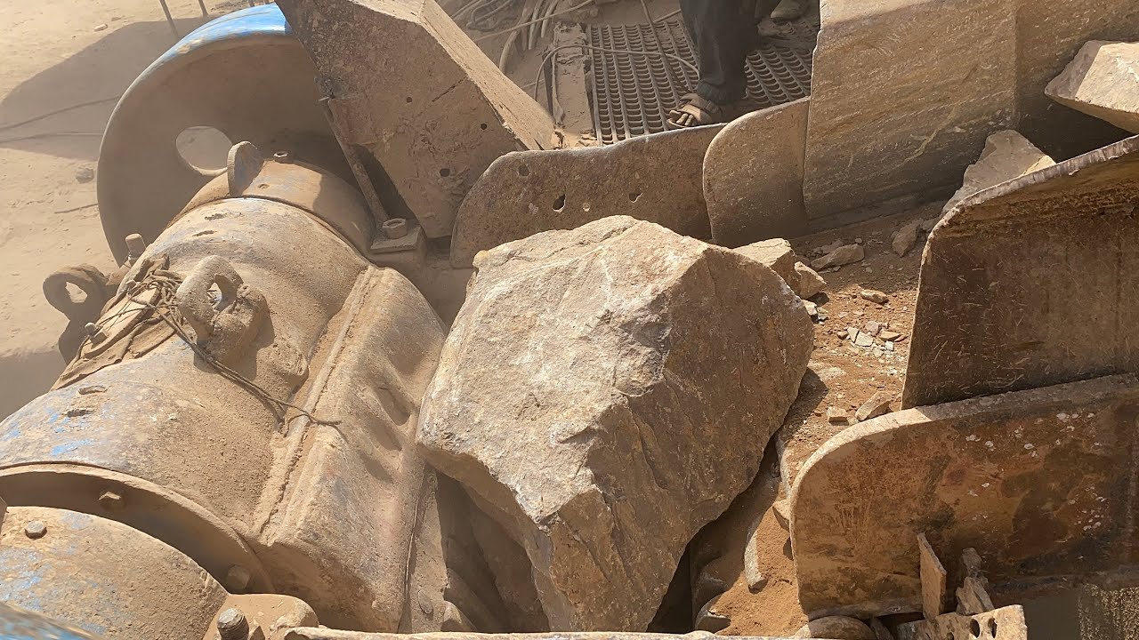 'Big Rock Crusher Machine: A Giant in Action" Big Rock Crushing: A ...