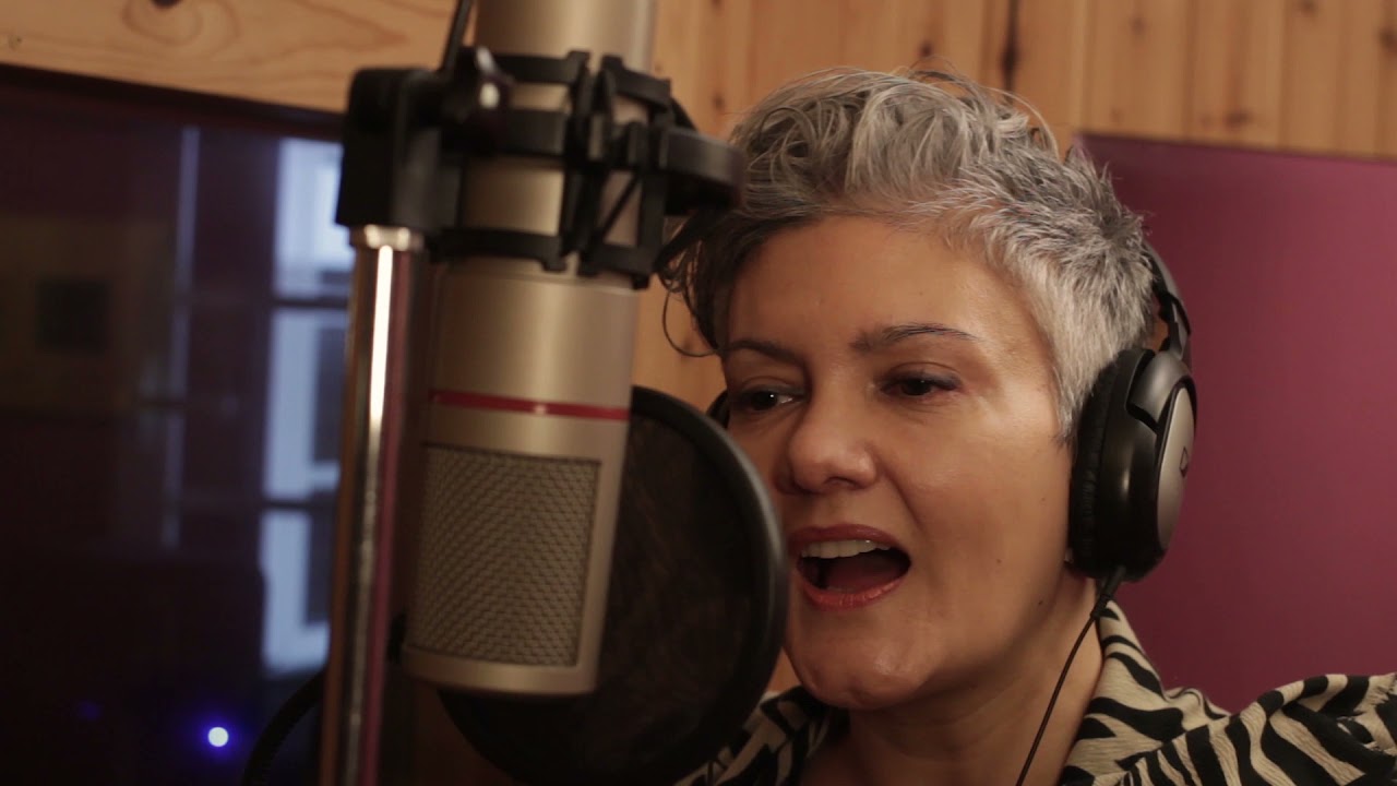 SILVIA TORRES BLUE CHRISTMAS - YouTube