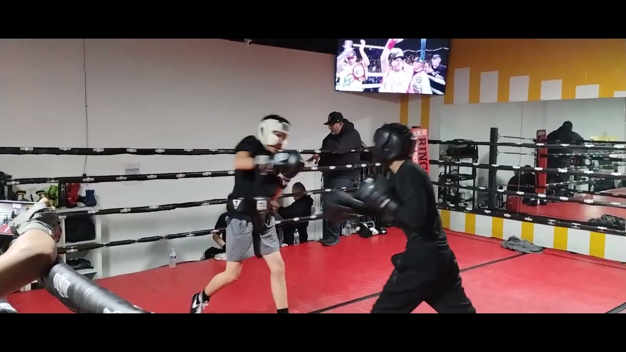 WK4 Powerhouse Boxing club Evan 1st sparring at 501 BC - YouTube