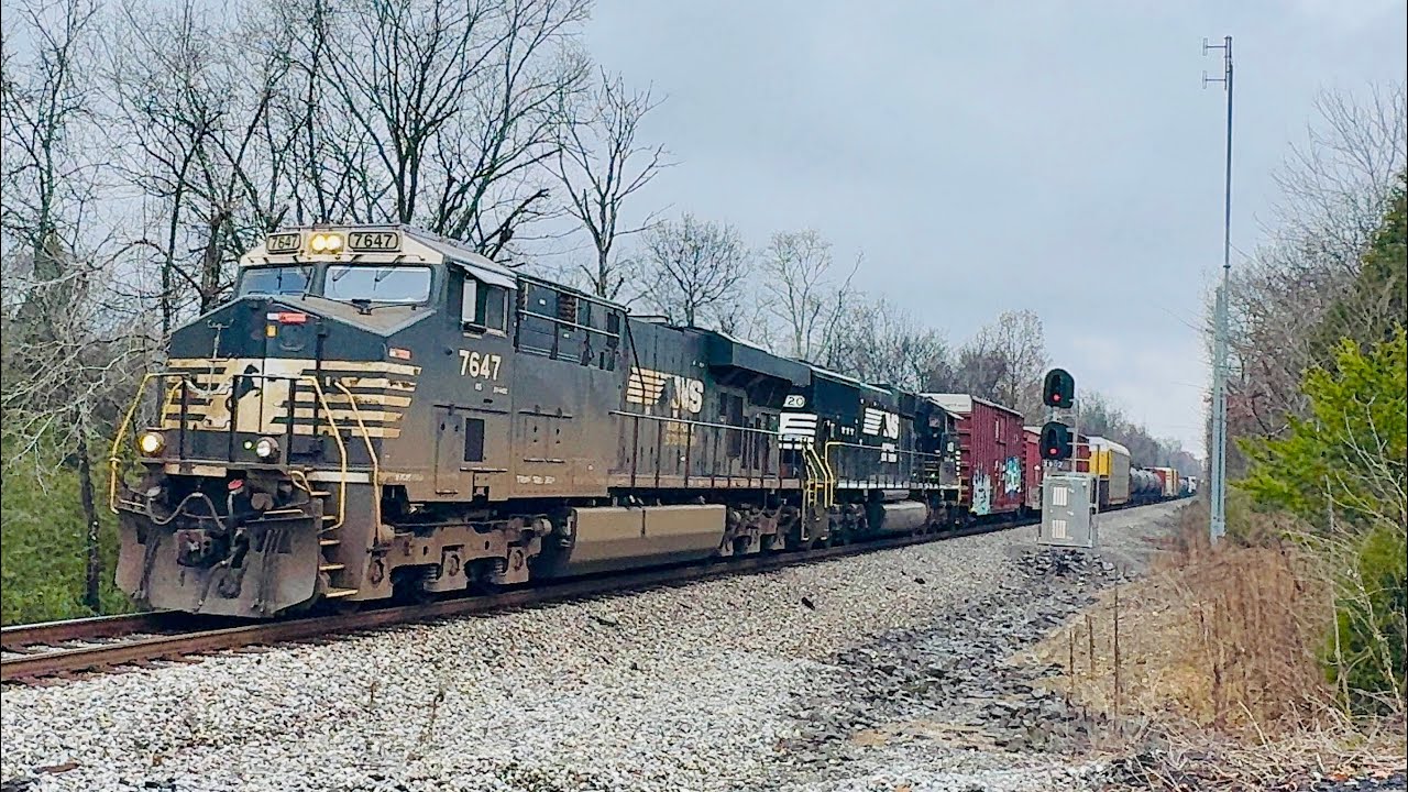 NS mixed freight southbound @ Spring City, Tennessee 12/10/24 1308 ...