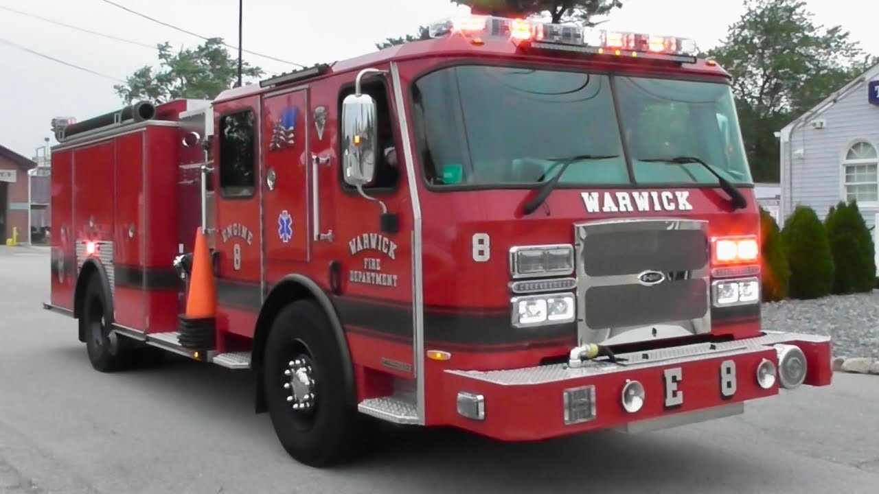 Warwick, RI Fire Department Engine 8 Responding - YouTube