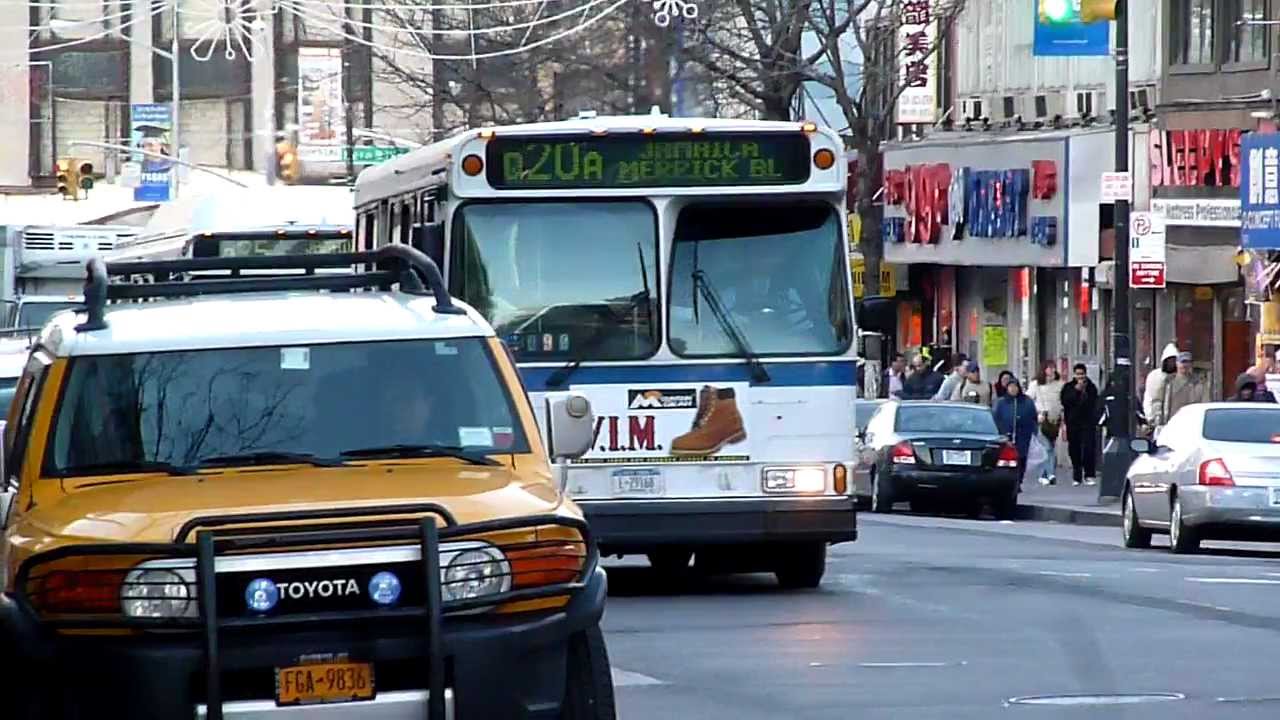 MTA NYCT Bus Orion V #6130 Q20A on Main Street & 38th Avenue in ...