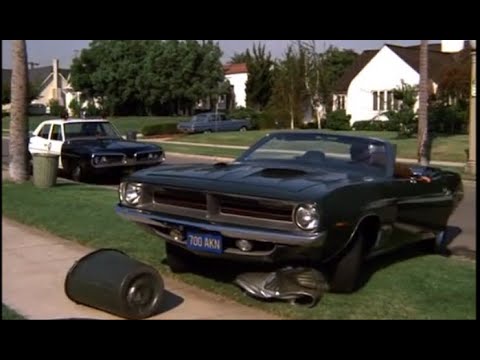 '70 'Cuda chased&crashed by '70 Satellite - YouTube
