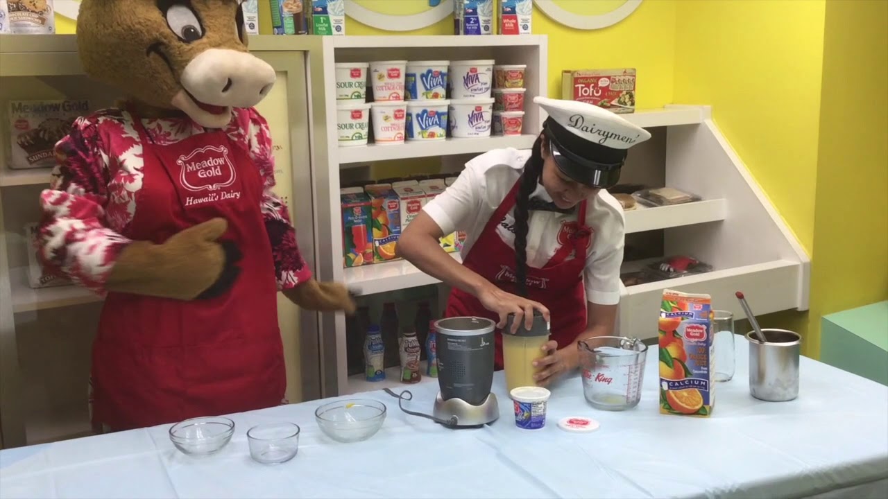 Lani Moo's Pineapple Banana Mango Orange Juice Smoothie! - YouTube