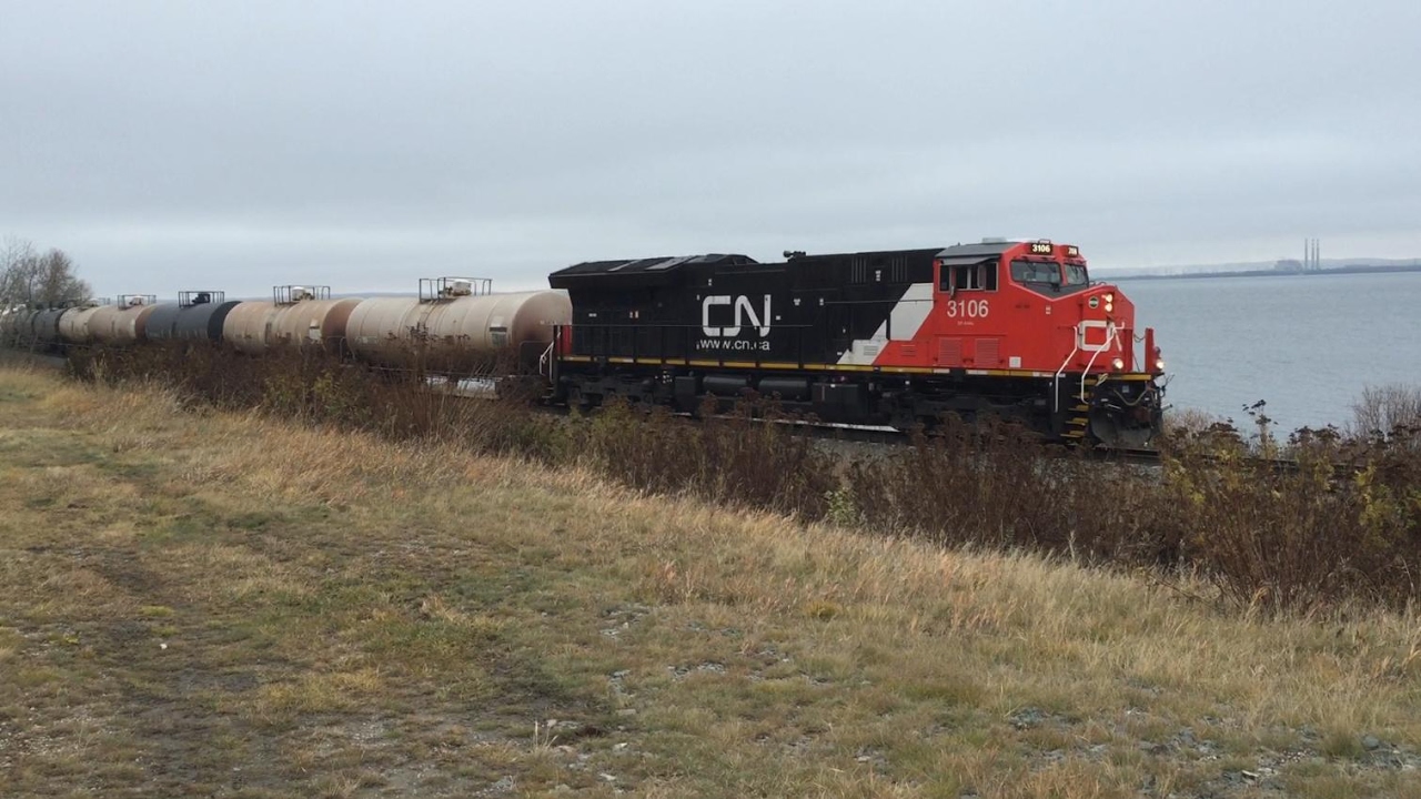CN Train Spotting HD: CN 3106 & DPU 2890 Leads CN G8?? At Wabamun AB 1/4 10/30/16 - YouTube
