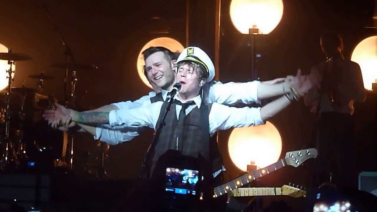 MCFLY- Dougie singing the Titanic theme tune -McFly Memory Lane Tour ...