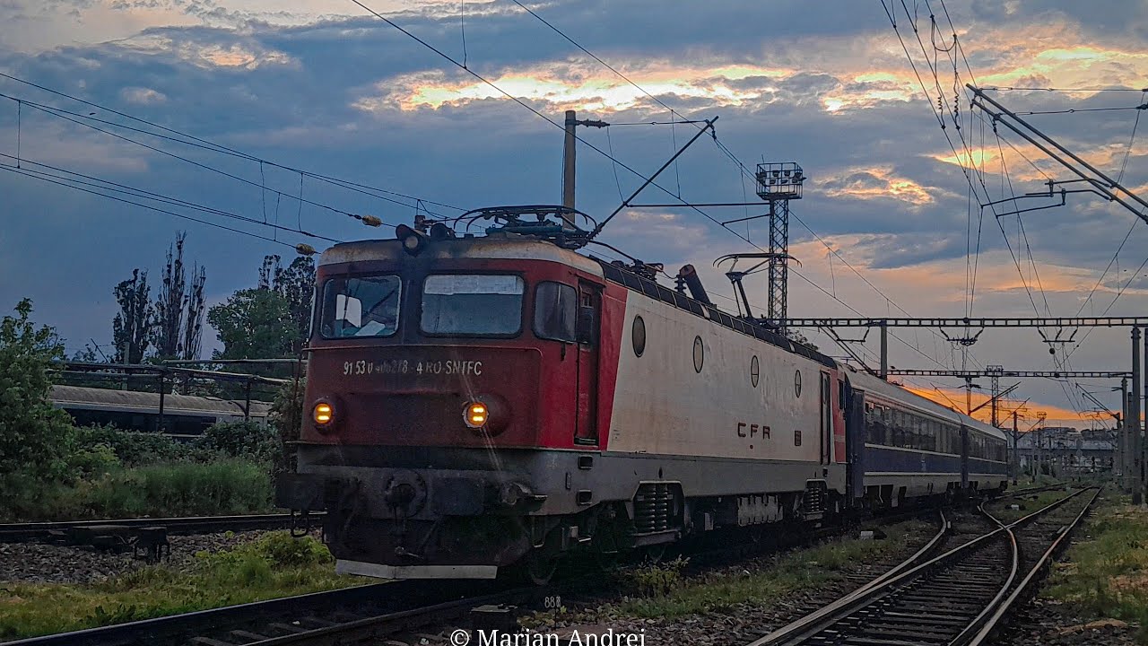EA 278, a depoului CFR Brașov, executând manevra de tracțiune după ...