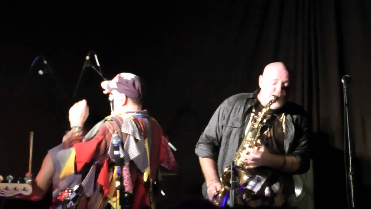 Dee Minor - Gallipoli - live at The Manly Fig 2012/3/30 - YouTube