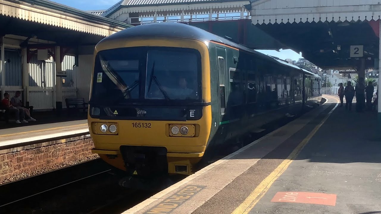 GWR Class 165 departing Paignton - YouTube