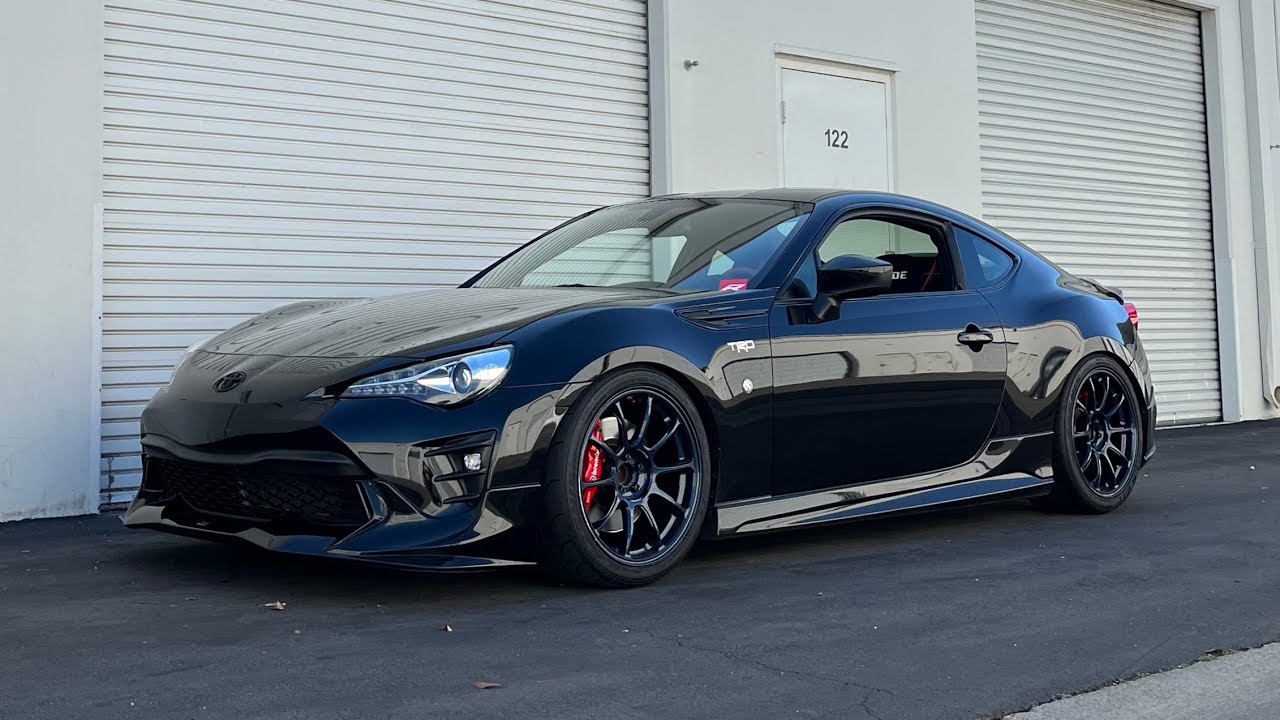GT86 Update! (BRIDE seat install + New Wheels) - YouTube