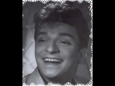 Zeki Müren - Gitme Sana Muhtacım