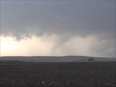 May 7, 2002 - Tornado at Kingsdown, Kansas - YouTube