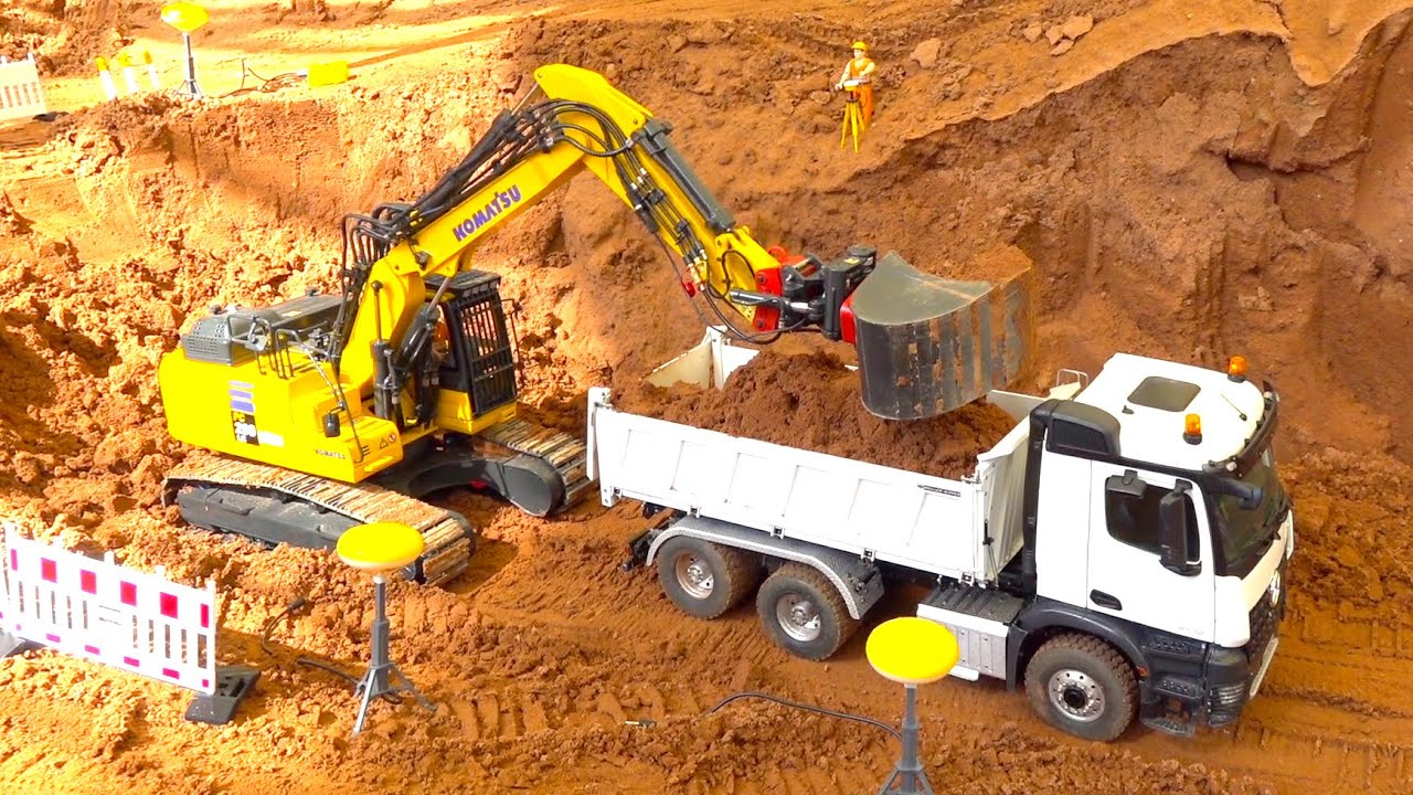 RC ROTOTILT ON HYDRAULIC RC DIGGER// RC TRACTOR AND TRUCKS AT THE ...