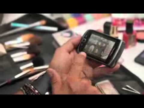 Celluloco.com Presents: Photographer (15) - Love What You Do - BlackBerry Torch 9800 Commercial