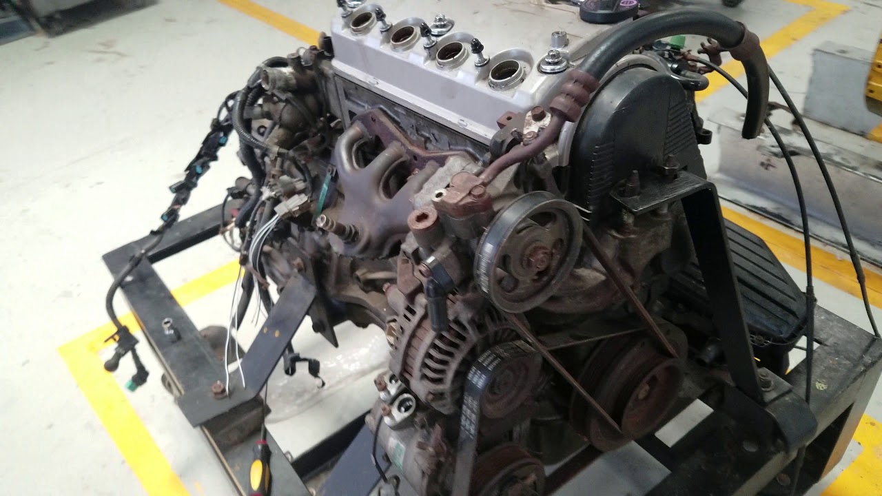 HONDA D17 A1 Civic - YouTube