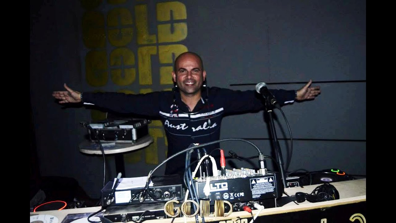 Paco vera dj - 2ª Parte 30 aniversario en cabina - YouTube
