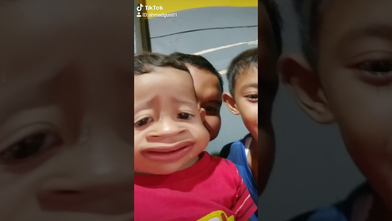 Adik Kakak Bermain Bersama Belajar Tik Tok Youtube