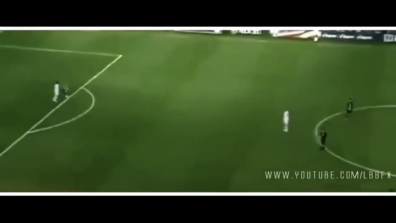 BEST FUNNY FOOTBALL BLOOPERS FAILS OF 2017 - YouTube