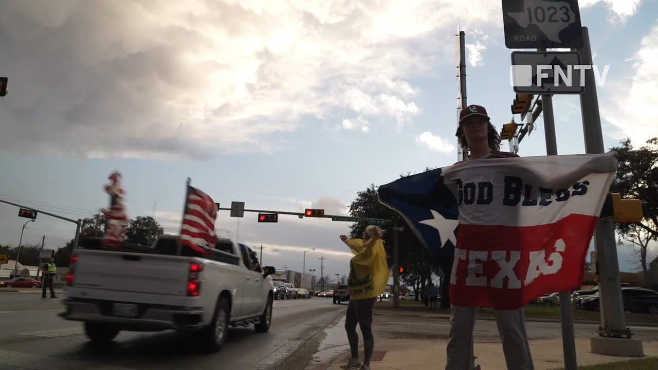 "Take Our Borders Back" Convoy Welcomed in Uvalde Texas - YouTube
