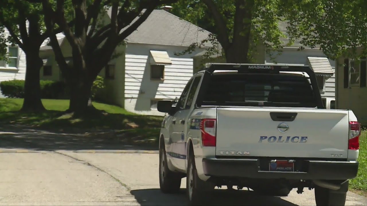 Small town secures police force after months without protection - YouTube