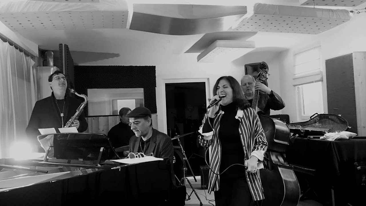 SHLOMIT BUTBUL -Jazz /I´m Old Fashioned - YouTube