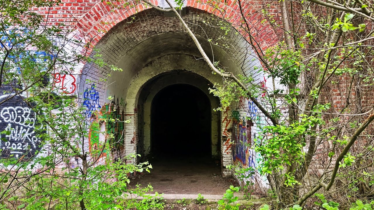 CEA MAI CREEPY INCHISOARE COMUNISTA EVER - YouTube