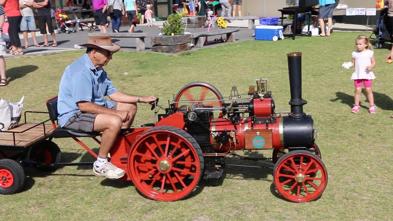 Steam Traction Engine (scale) New Zealand 2014 - YouTube