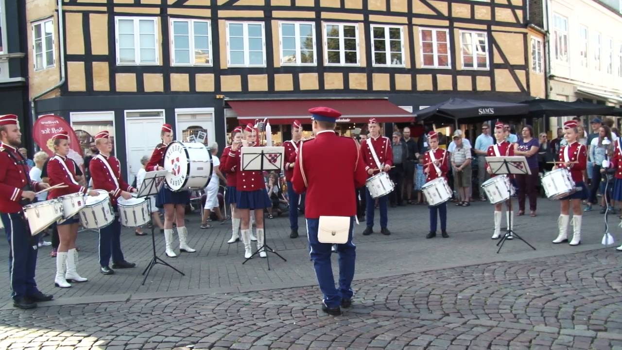 Aalborg Garden - Udendørskoncert - YouTube