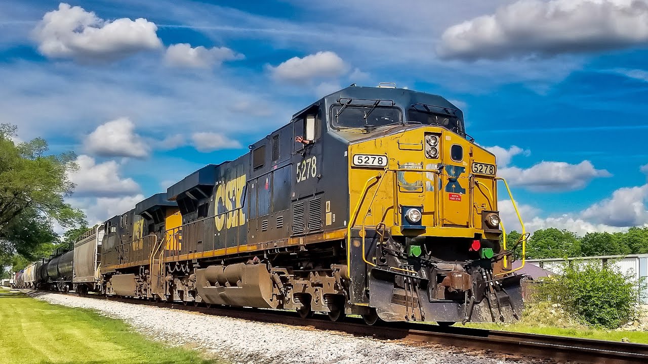 CSX 5278 on Friday the 13th - YouTube